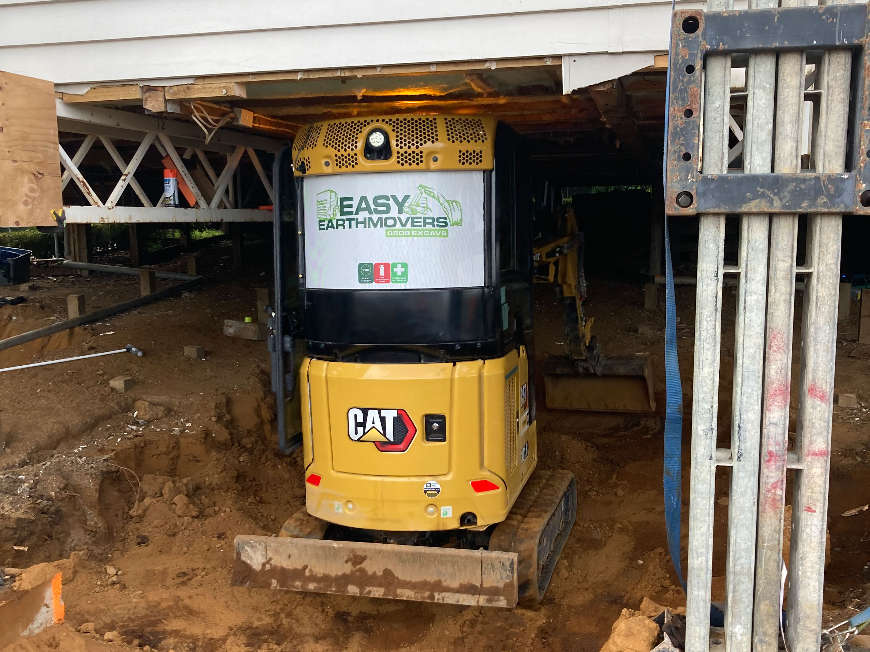 Easy Earthmovers - Expert Earthmoving Solutions